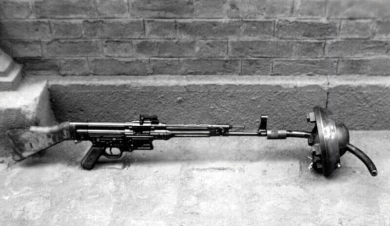 Nazi Secret Weapon: The Krummlauf StG44 - The Armory Life