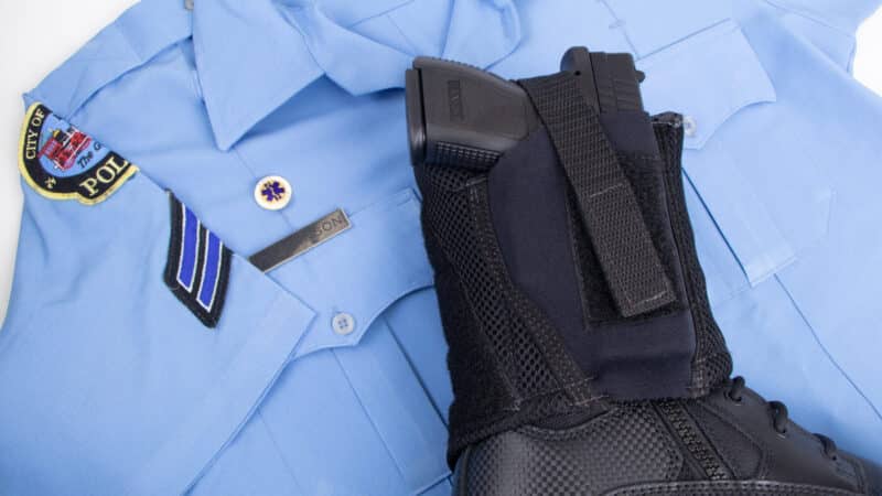 Back-Up Guns for Cops: What Do They Use? - The Armory Life