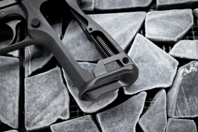 Review: Apex Tactical SA-35 Low-Profile Magwell and Extra-Capacity Mags ...