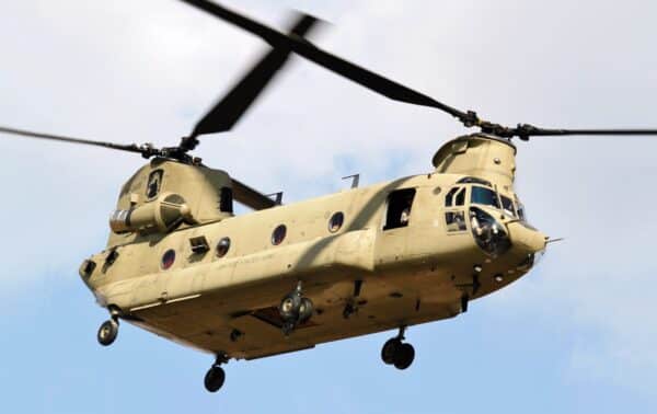 Flying the Boeing CH-47 Chinook Helicopter - The Armory Life