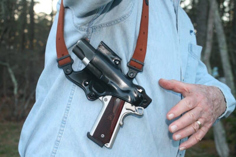 When You Should (and Shouldn’t) Use a Shoulder Holster - The Armory Life
