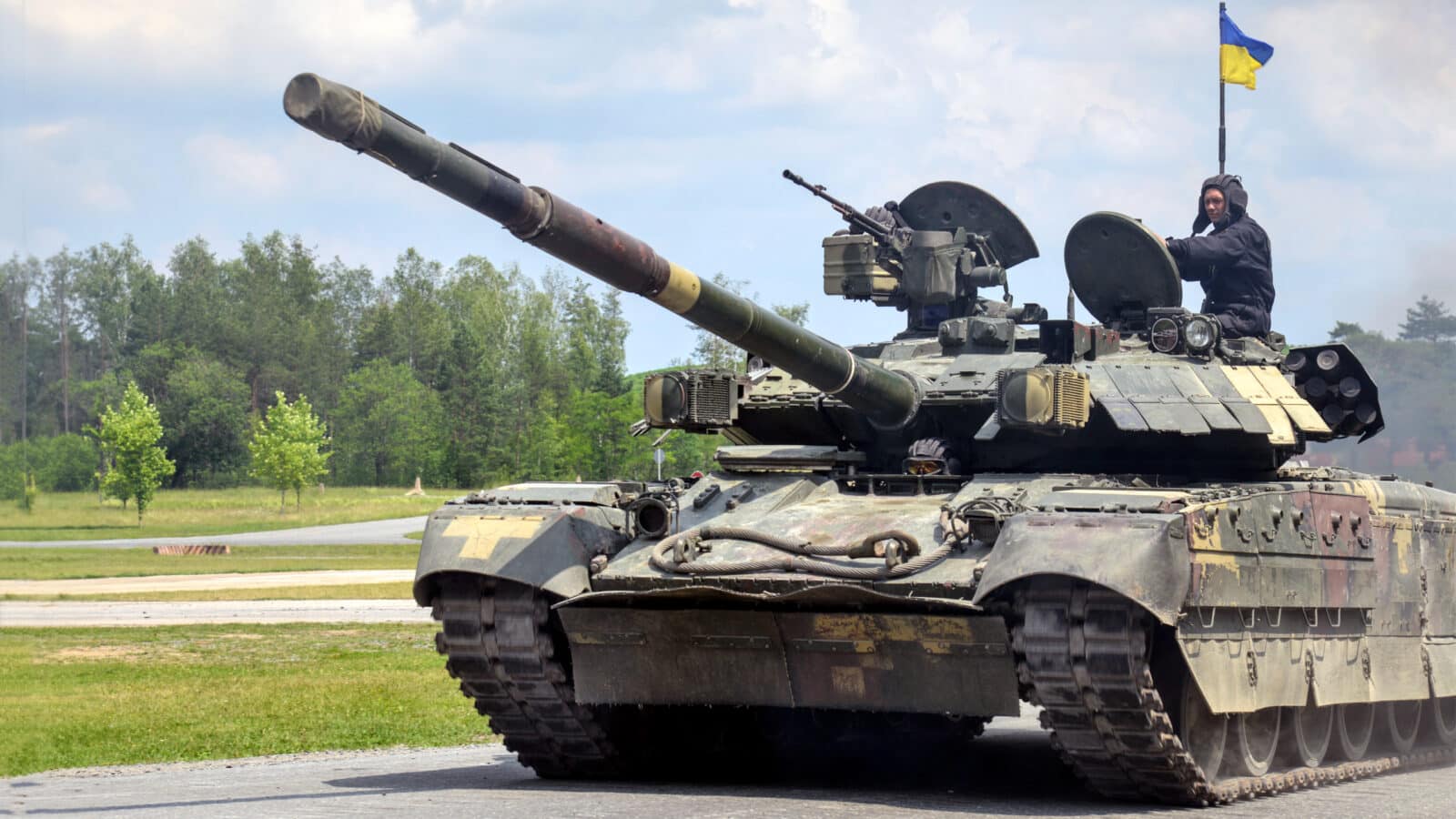 Ukraine’s T-84 Tank — Fixing Russia’s Mistake? - The Armory Life