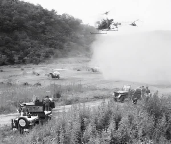 Bell H-13 Sioux — The Korean War MASH Helicopter - The Armory Life