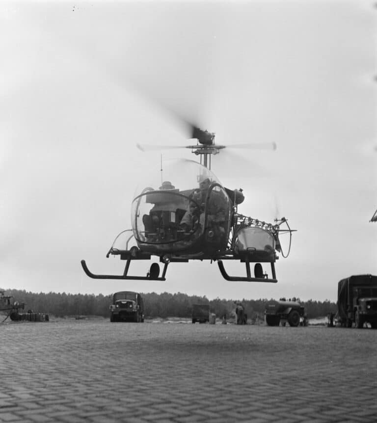 Bell H-13 Sioux — The Korean War MASH Helicopter - The Armory Life