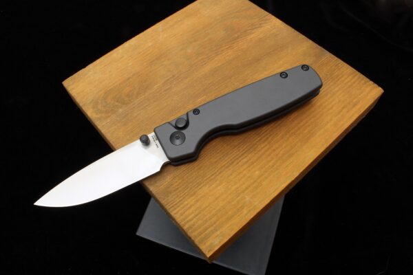 Understanding Folding Knife Lock Types - The Armory Life