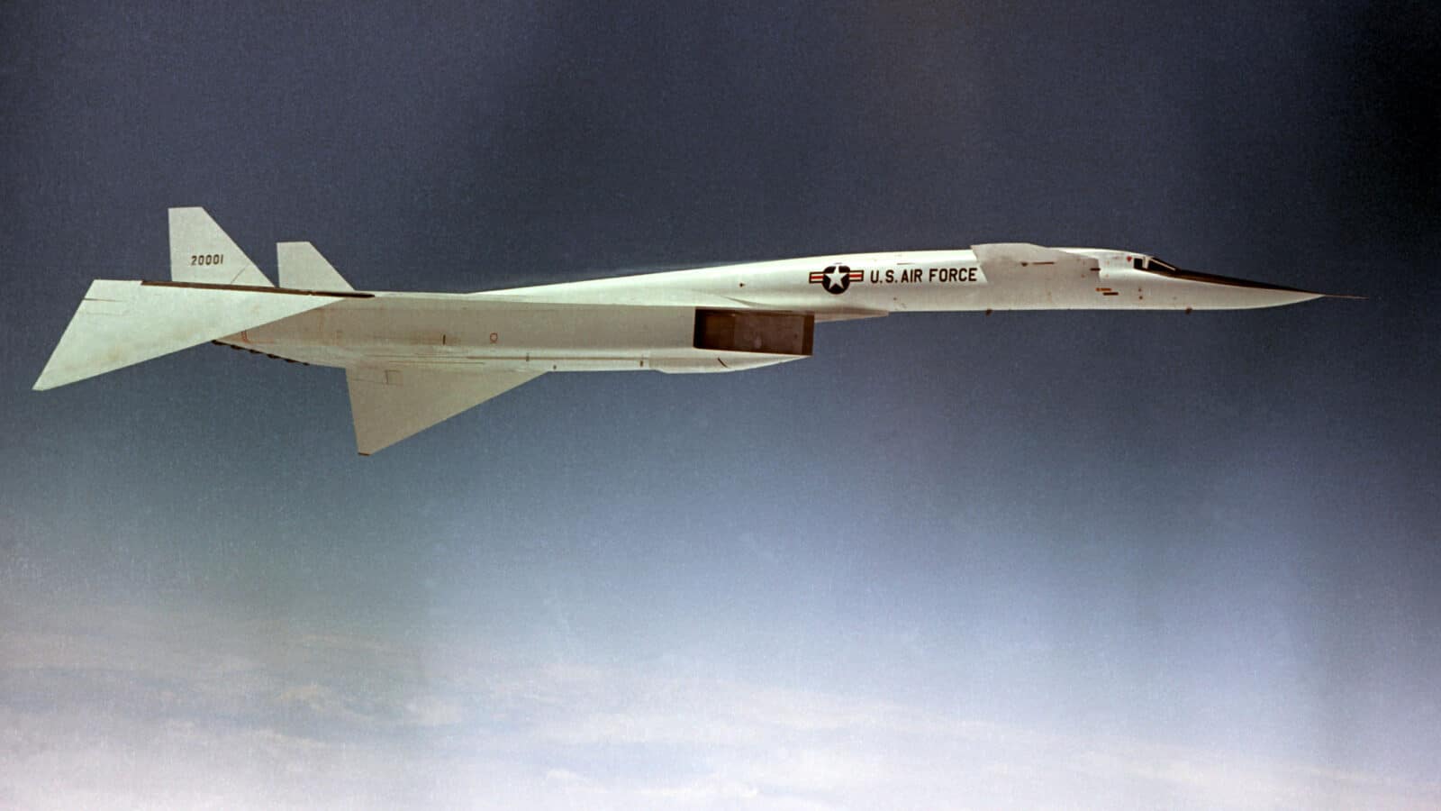 North American XB-70 Valkyrie — America’s Cold War Supersonic Speed ...