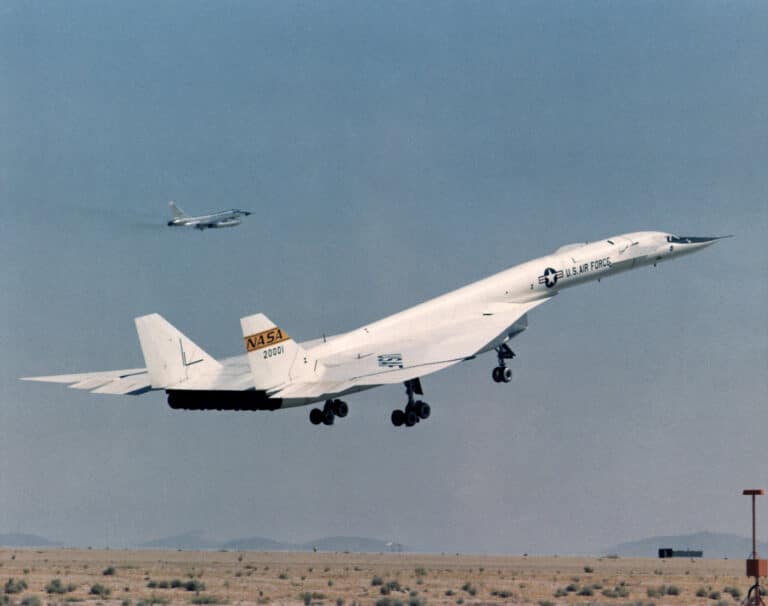 North American XB-70 Valkyrie — America’s Cold War Supersonic Speed ...