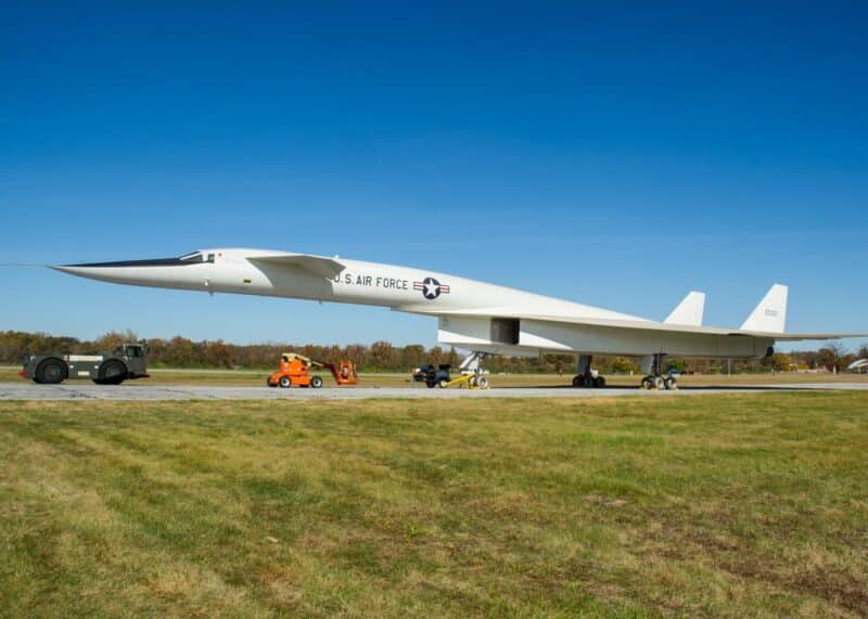 North American XB-70 Valkyrie — America’s Cold War Supersonic Speed ...