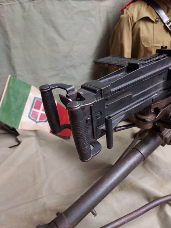 Italy’s Bizarre Breda M37 Machine Gun - The Armory Life