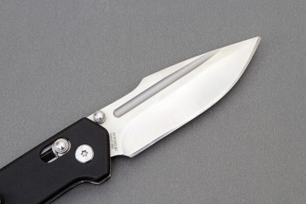 Get to Know Schrade in Three Knives - The Armory Life