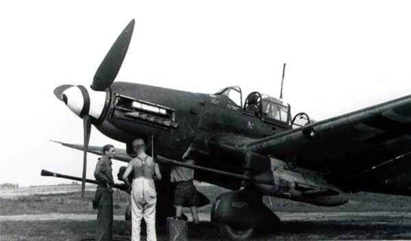 Tank-Busting Stuka: The Ju 87G “Kanonenvogel” - The Armory Life