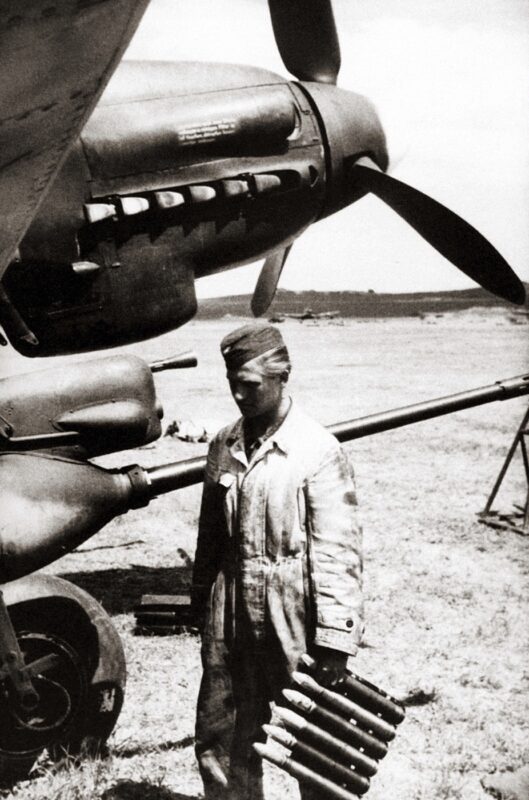 Tank-Busting Stuka: The Ju 87G “Kanonenvogel” - The Armory Life