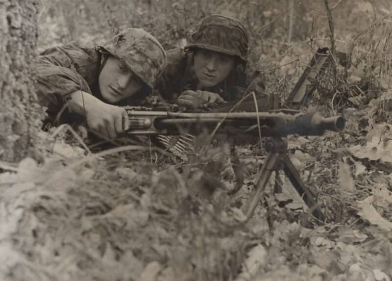 Hitler’s Zipper: The MG 42 Machine Gun - The Armory Life