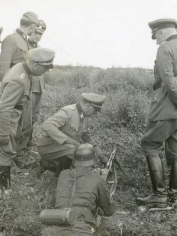 Hitler’s Zipper: The MG 42 Machine Gun - The Armory Life