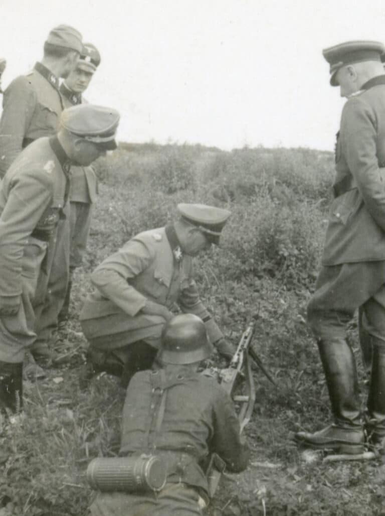 Hitler’s Zipper: The MG 42 Machine Gun - The Armory Life